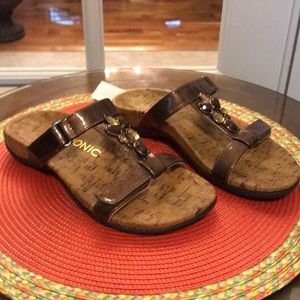 Vionic | Shoes | Vionic Sandals With Orthaheel Technology | Poshmark